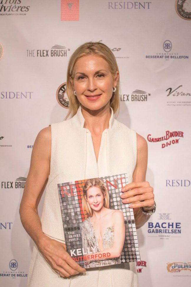Kelly Rutherford celebrates Resident magazine's June 2018 cover release ...