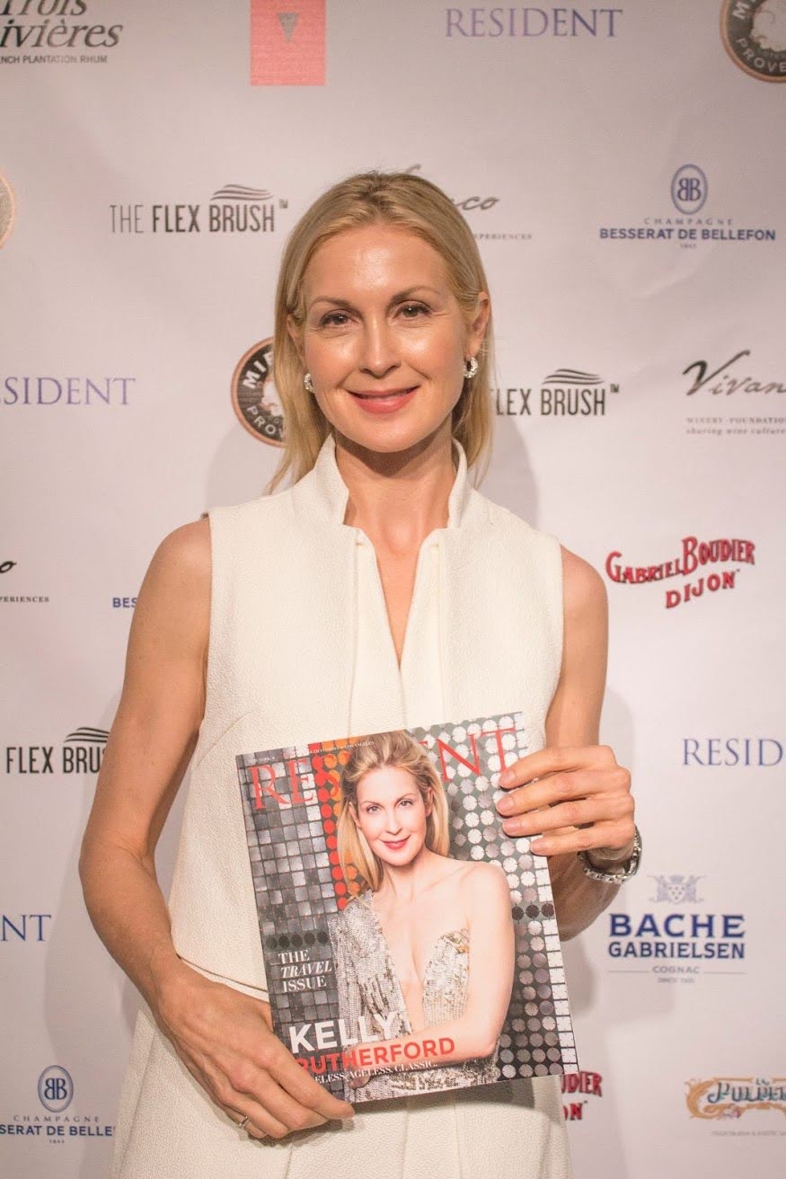 Kelly Rutherford celebrates Resident magazine's June 2018 cover release ...