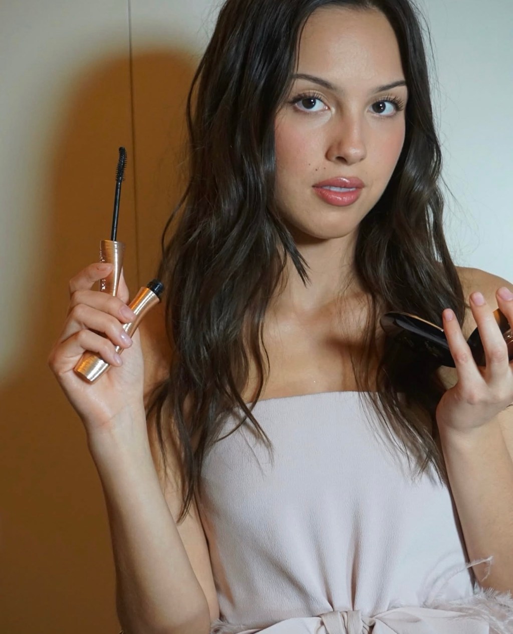 Olivia Rodrigo at Oscar’s Vanity Fair Party with Lancôme makeup done by ...
