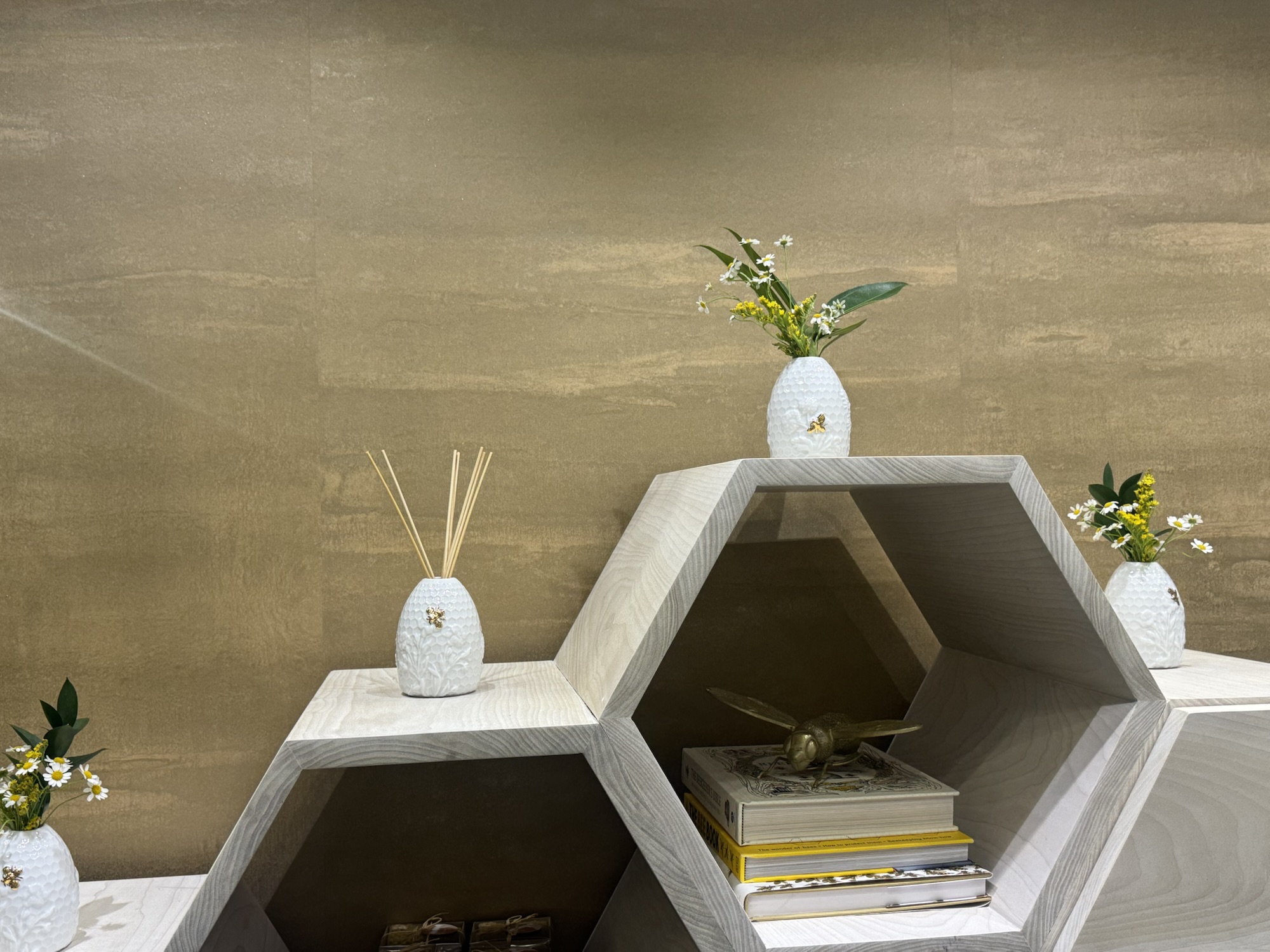 BDNY kicks off 2024 New York trade show with Maya Romanoff wall ...